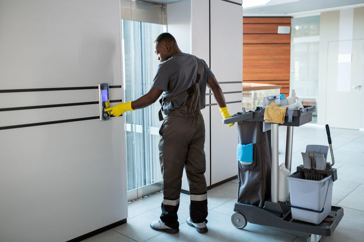 Cleaning Standards That Keep Healthcare Centers Compliant and Safe